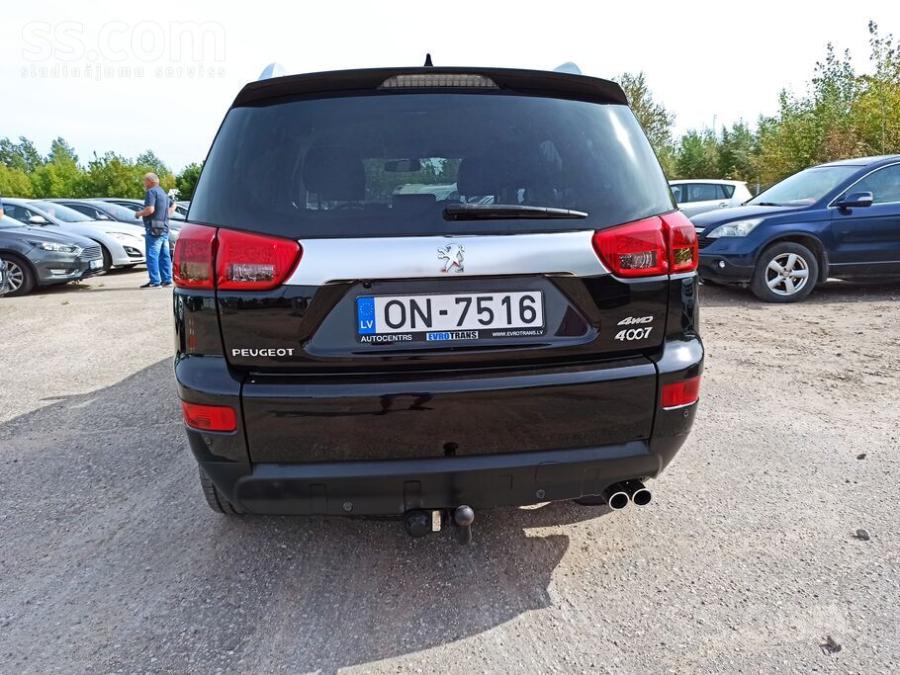 Black Peugeot 4007 2012 in Daugavpils, with an engine capacity of 2.20 L and mileage of 0 thousand km for 5600 €, photo 7 on AUTOMOTO.COM.LV