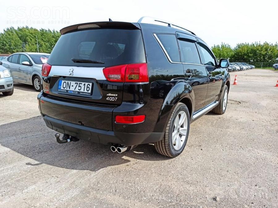Black Peugeot 4007 2012 in Daugavpils, with an engine capacity of 2.20 L and mileage of 0 thousand km for 5600 €, photo 8 on AUTOMOTO.COM.LV