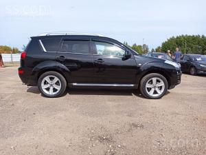 Black Peugeot 4007 2012 in Daugavpils, with an engine capacity of 2.20 L and mileage of 0 thousand km for 5600 €, photo 9 on AUTOMOTO.COM.LV