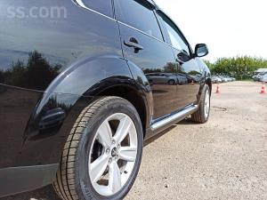 Black Peugeot 4007 2012 in Daugavpils, with an engine capacity of 2.20 L and mileage of 0 thousand km for 5600 €, photo 11 on AUTOMOTO.COM.LV