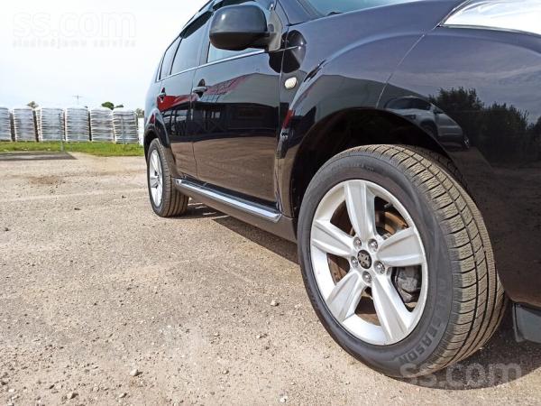 Black Peugeot 4007 2012 in Daugavpils, with an engine capacity of 2.20 L and mileage of 0 thousand km for 5600 €, photo 10 on AUTOMOTO.COM.LV