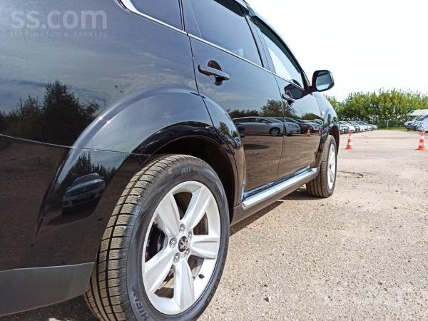 Black Peugeot 4007 2012 in Daugavpils, with an engine capacity of 2.20 L and mileage of 0 thousand km for 5600 €, photo 11 on AUTOMOTO.COM.LV