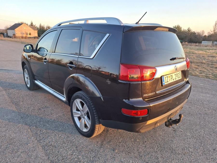 Black Peugeot 4007 2013 in Vilkaviskis, with an engine capacity of 2.20 L and mileage of 268 thousand km for 4700 €, photo 8 on AUTOMOTO.COM.LV