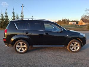 Black Peugeot 4007 2013 in Vilkaviskis, with an engine capacity of 2.20 L and mileage of 268 thousand km for 4700 €, photo 9 on AUTOMOTO.COM.LV