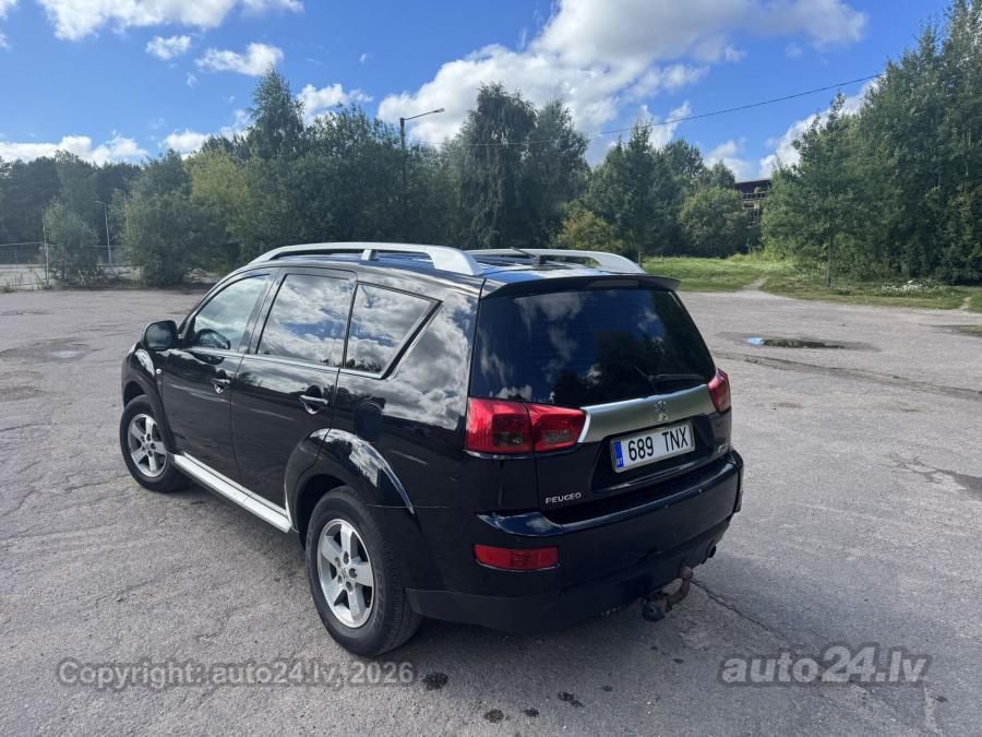 Black Peugeot 4007 2010 in Tallinn, with an engine capacity of 2.20 L and mileage of 342 thousand km for 2700 €, photo 4 on AUTOMOTO.COM.LV