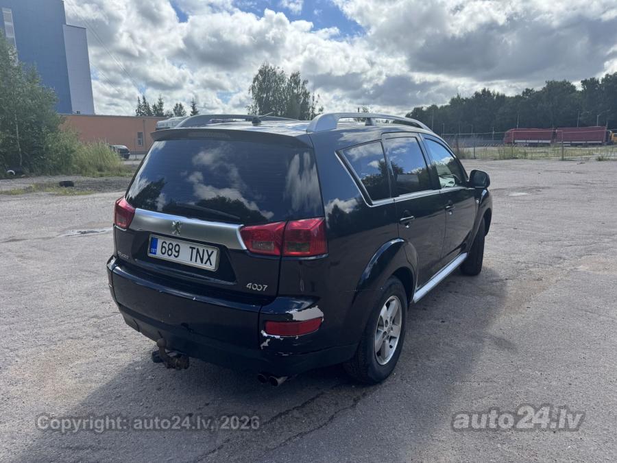 Black Peugeot 4007 2010 in Tallinn, with an engine capacity of 2.20 L and mileage of 342 thousand km for 2700 €, photo 6 on AUTOMOTO.COM.LV