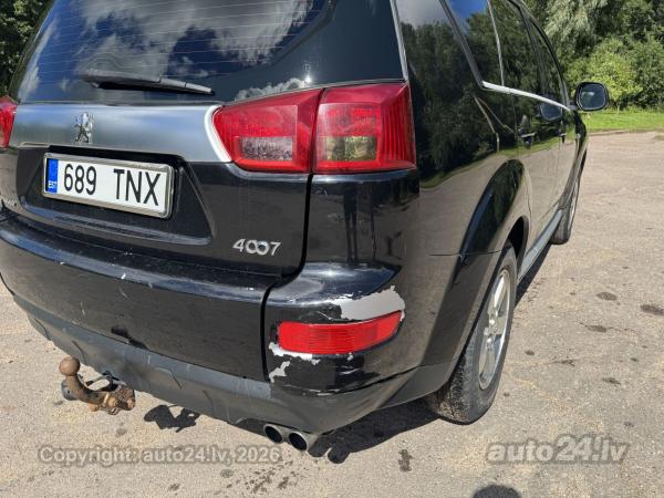 Black Peugeot 4007 2010 in Tallinn, with an engine capacity of 2.20 L and mileage of 342 thousand km for 2700 €, photo 8 on AUTOMOTO.COM.LV