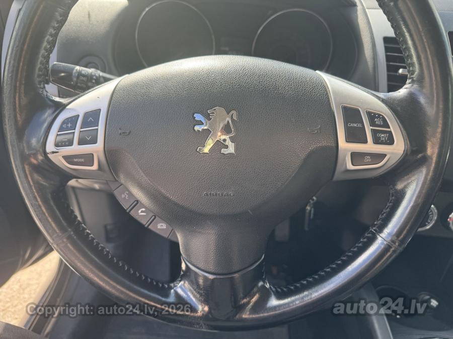 Black Peugeot 4007 2010 in Tallinn, with an engine capacity of 2.20 L and mileage of 342 thousand km for 2700 €, photo 15 on AUTOMOTO.COM.LV