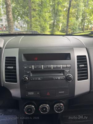 Black Peugeot 4007 2010 in Tallinn, with an engine capacity of 2.20 L and mileage of 342 thousand km for 2700 €, photo 19 on AUTOMOTO.COM.LV