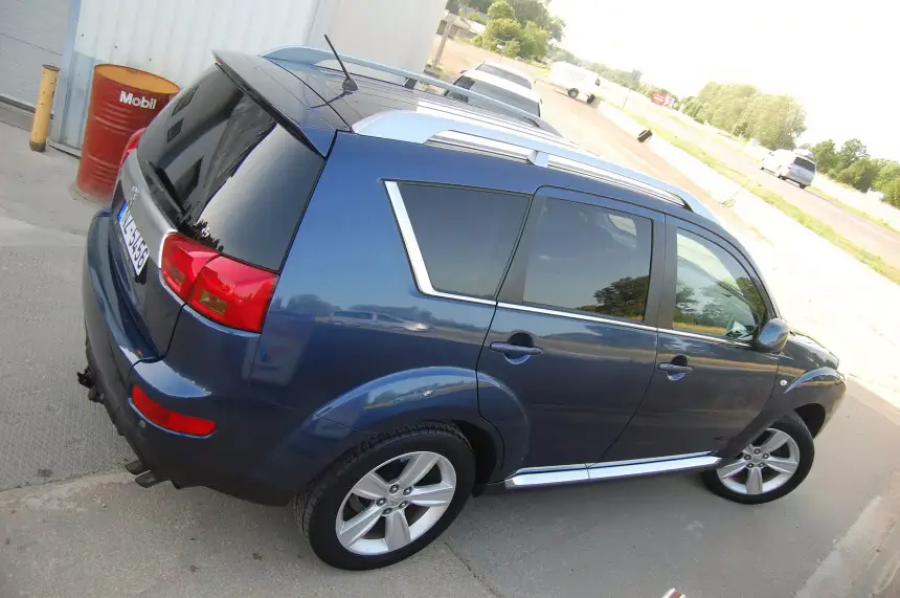 Zils Peugeot 4007 2009 Jēkabpils, ar dzinēja tilpumu 2.20 L un nobraukumu 241 tūkst. km par 6500 €, foto 3 vietnē AUTOMOTO.COM.LV
