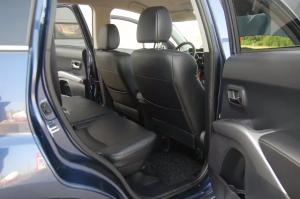 Zils Peugeot 4007 2009 Jēkabpils, ar dzinēja tilpumu 2.20 L un nobraukumu 241 tūkst. km par 6500 €, foto 17 vietnē AUTOMOTO.COM.LV