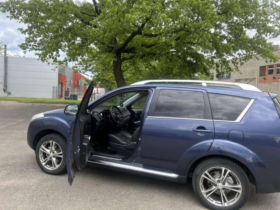 Blue Peugeot 4007 2009 in Alytus, with an engine capacity of 2.18 L and mileage of 378 thousand km for 3500 €, photo 9 on AUTOMOTO.COM.LV