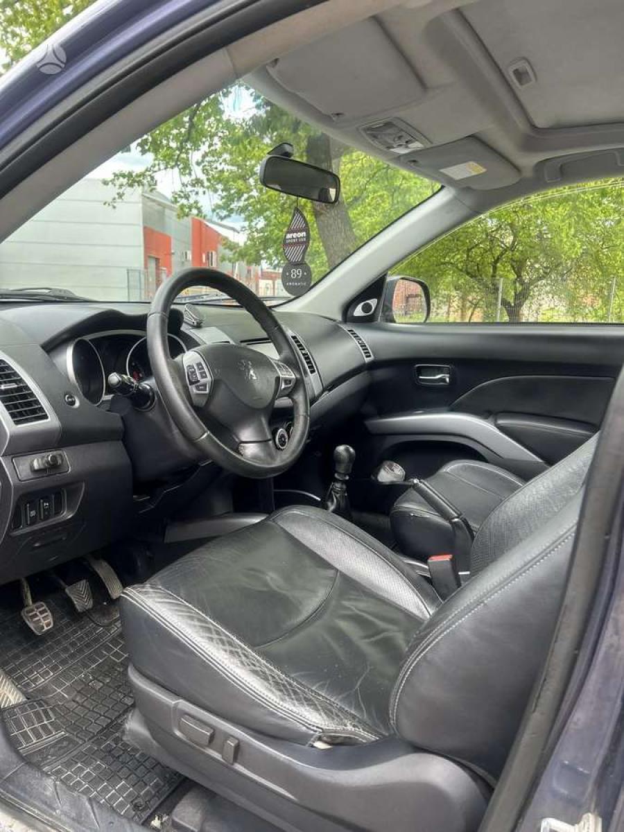 Blue Peugeot 4007 2009 in Alytus, with an engine capacity of 2.18 L and mileage of 378 thousand km for 3500 €, photo 11 on AUTOMOTO.COM.LV