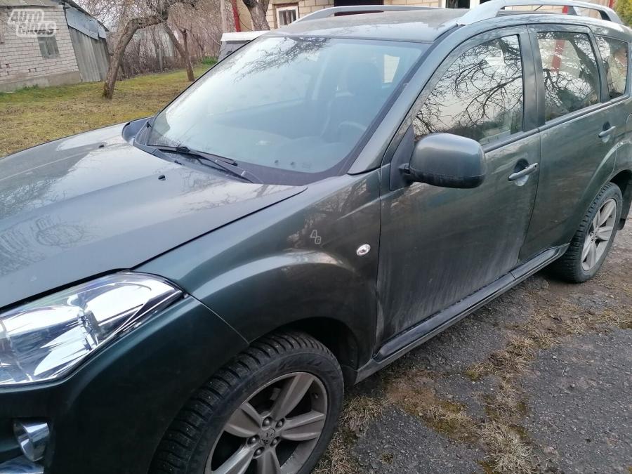 Brown Peugeot 4007 2009 in Moletai, with an engine capacity of 2.20 L and mileage of 292 thousand km for 2600 €, photo 1 on AUTOMOTO.COM.LV