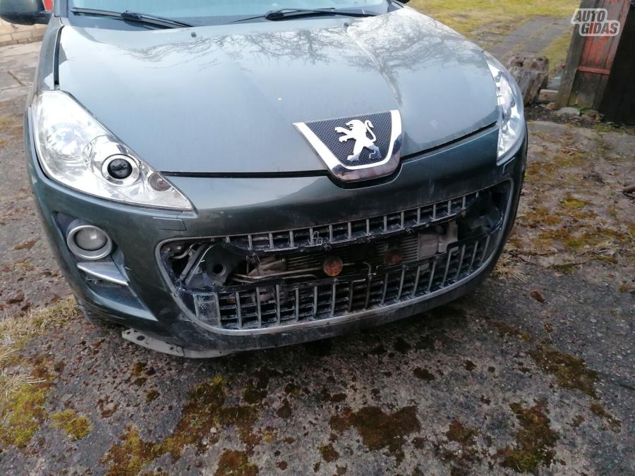 Brown Peugeot 4007 2009 in Moletai, with an engine capacity of 2.20 L and mileage of 292 thousand km for 2600 €, photo 3 on AUTOMOTO.COM.LV