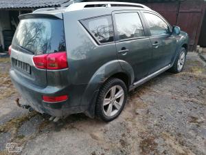 Brown Peugeot 4007 2009 in Moletai, with an engine capacity of 2.20 L and mileage of 292 thousand km for 2600 €, photo 6 on AUTOMOTO.COM.LV