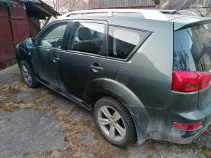 Brown Peugeot 4007 2009 in Moletai, with an engine capacity of 2.20 L and mileage of 292 thousand km for 2600 €, photo 8 on AUTOMOTO.COM.LV