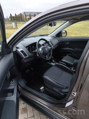 Brown Peugeot 4007 2013 in Riga, with an engine capacity of 2.20 L and mileage of 239 thousand km for 5900 €, photo 17 on AUTOMOTO.COM.LV