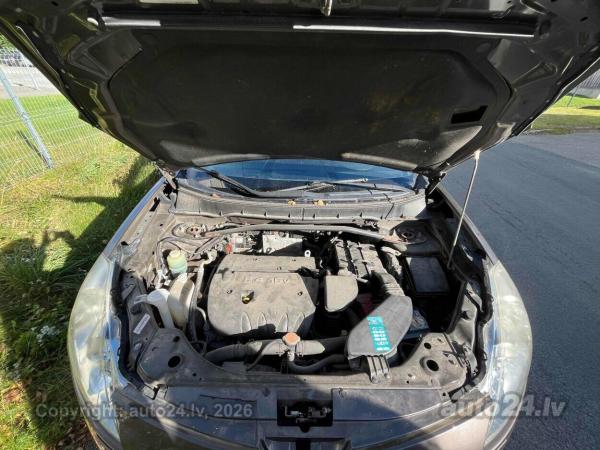 Brown Peugeot 4007 2011 in Tartu, with an engine capacity of 2.40 L and mileage of 185 thousand km for 3399 €, photo 11 on AUTOMOTO.COM.LV