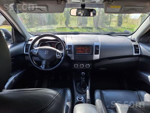 Peugeot 4007 2007 in Daugavpils, with an engine capacity of 2.20 L and mileage of 0 thousand km for 3230 €, photo 2 on AUTOMOTO.COM.LV