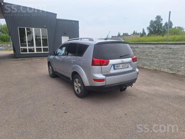 Peugeot 4007 2007 in Daugavpils, with an engine capacity of 2.20 L and mileage of 0 thousand km for 3230 €, photo 3 on AUTOMOTO.COM.LV