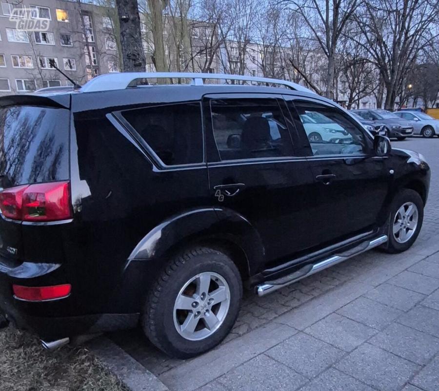 Peugeot 4007 2008 in Vilnius, with an engine capacity of 2.40 L and mileage of 295 thousand km for 3000 €, photo 2 on AUTOMOTO.COM.LV