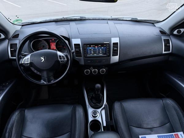 Peugeot 4007 2008 in Kretinga, with an engine capacity of 2.20 L and mileage of 292 thousand km for 3999 €, photo 7 on AUTOMOTO.COM.LV