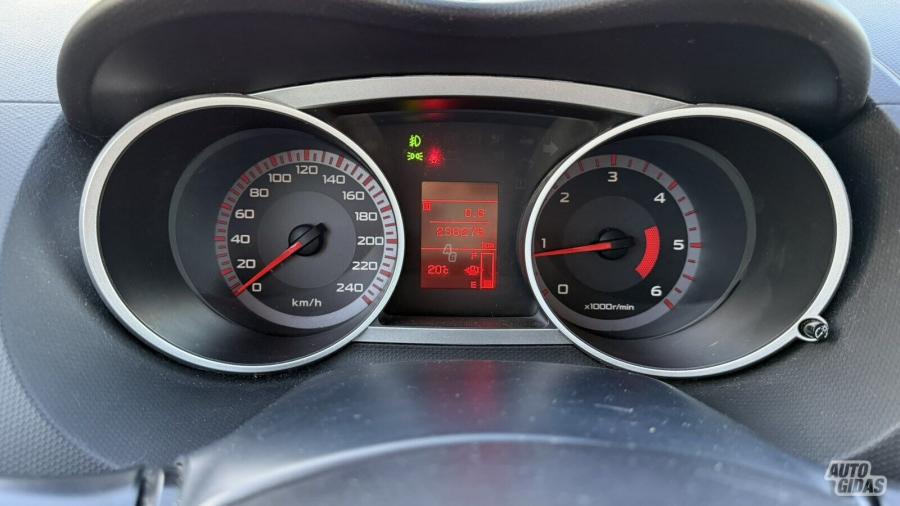 Peugeot 4007 2009 Šauļi, ar dzinēja tilpumu 2.20 L un nobraukumu 299 tūkst. km par 2950 €, foto 17 vietnē AUTOMOTO.COM.LV
