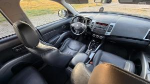 Peugeot 4007 2009 in Siauliai, with an engine capacity of 2.20 L and mileage of 299 thousand km for 2850 €, photo 11 on AUTOMOTO.COM.LV