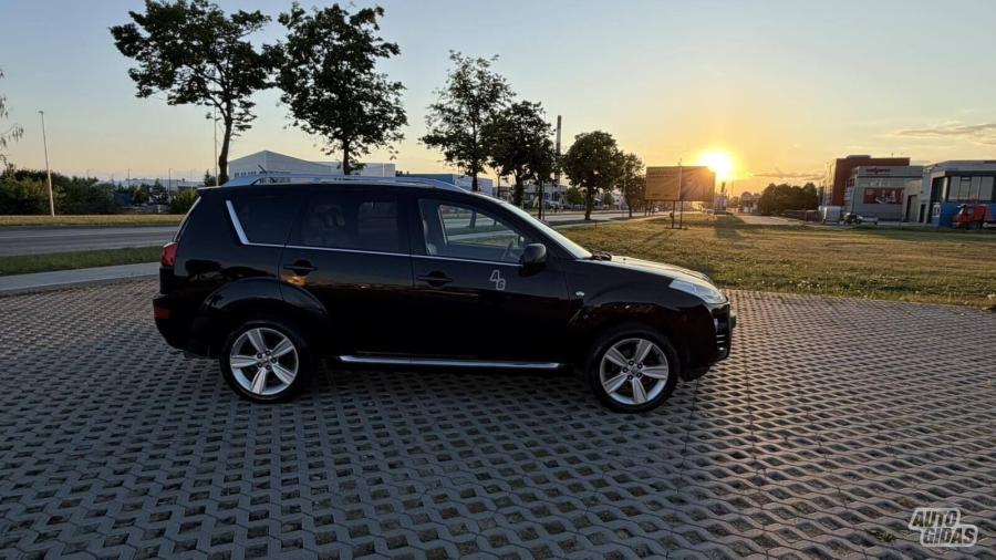 Peugeot 4007 2009 in Siauliai, with an engine capacity of 2.20 L and mileage of 299 thousand km for 2850 €, photo 6 on AUTOMOTO.COM.LV