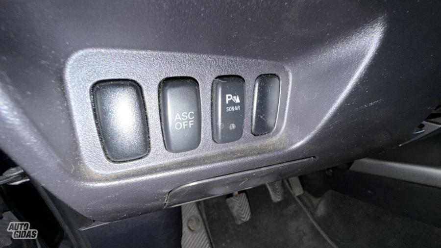 Peugeot 4007 2009 in Siauliai, with an engine capacity of 2.20 L and mileage of 299 thousand km for 2850 €, photo 16 on AUTOMOTO.COM.LV