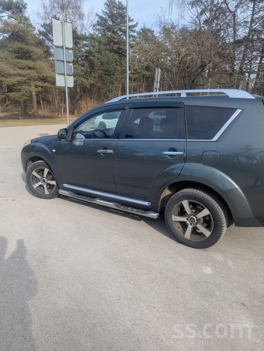 Green Peugeot 4007 2007 in Jurmala, with an engine capacity of 2.20 L and mileage of 294 thousand km for 3100 €, photo 3 on AUTOMOTO.COM.LV
