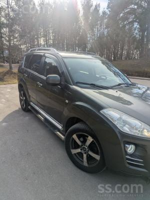 Green Peugeot 4007 2007 in Jurmala, with an engine capacity of 2.20 L and mileage of 294 thousand km for 3100 €, photo 5 on AUTOMOTO.COM.LV