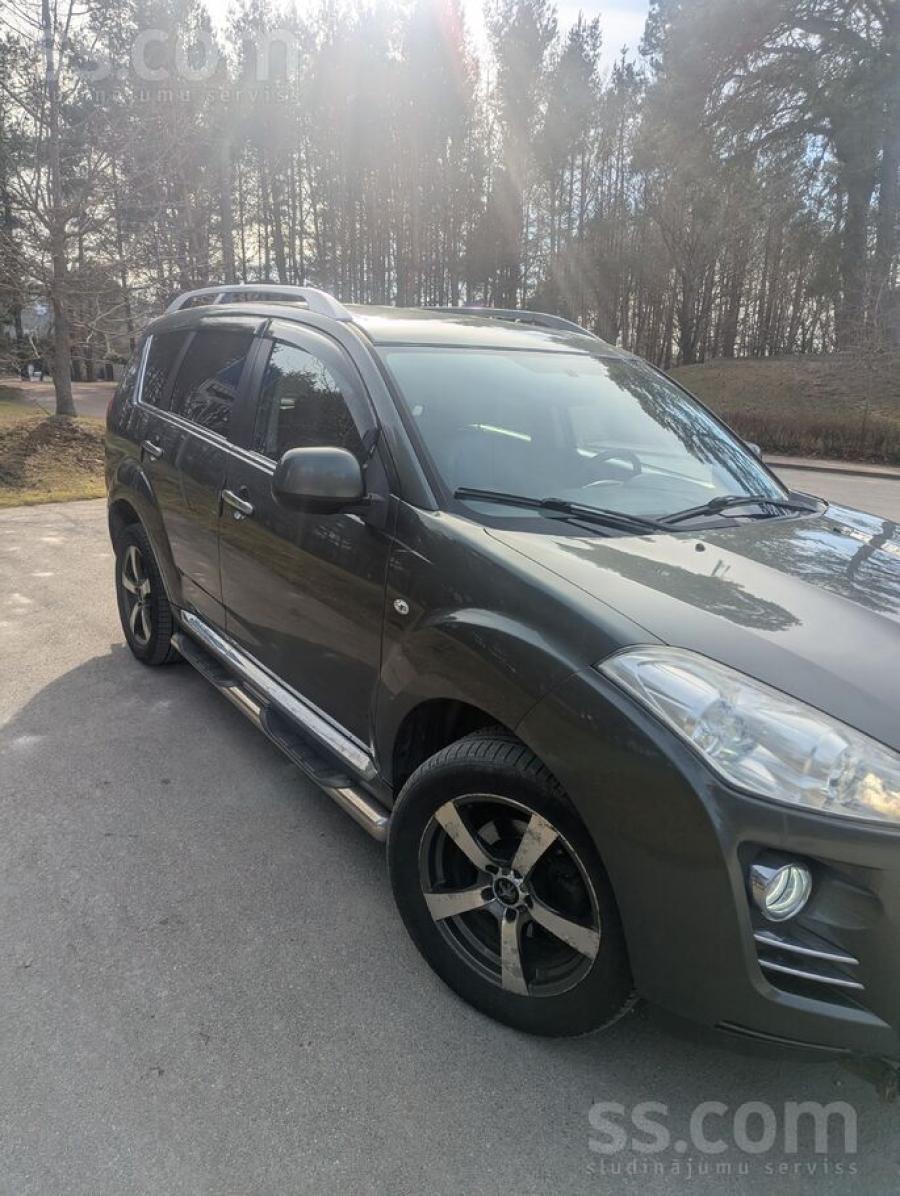 Green Peugeot 4007 2007 in Jurmala, with an engine capacity of 2.20 L and mileage of 294 thousand km for 3100 €, photo 5 on AUTOMOTO.COM.LV