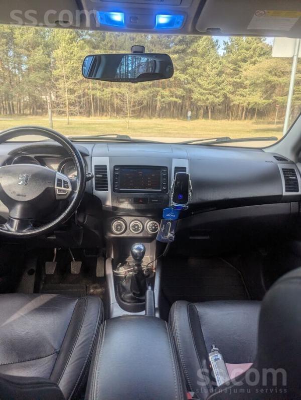 Green Peugeot 4007 2007 in Jurmala, with an engine capacity of 2.20 L and mileage of 294 thousand km for 3100 €, photo 7 on AUTOMOTO.COM.LV