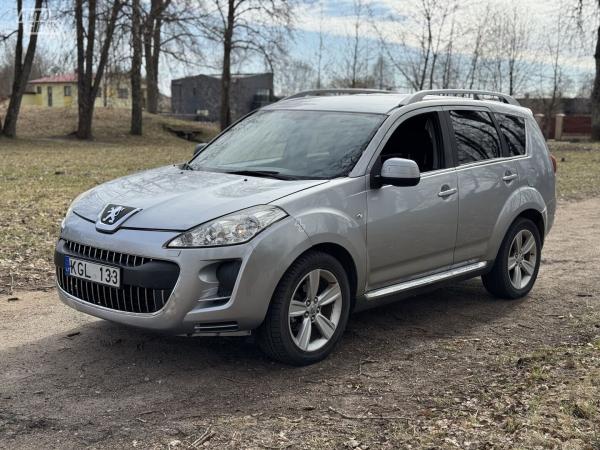 Grey Peugeot 4007 2007 in Taurage, with an engine capacity of 2.20 L and mileage of 299 thousand km for 1650 €, photo 1 on AUTOMOTO.COM.LV