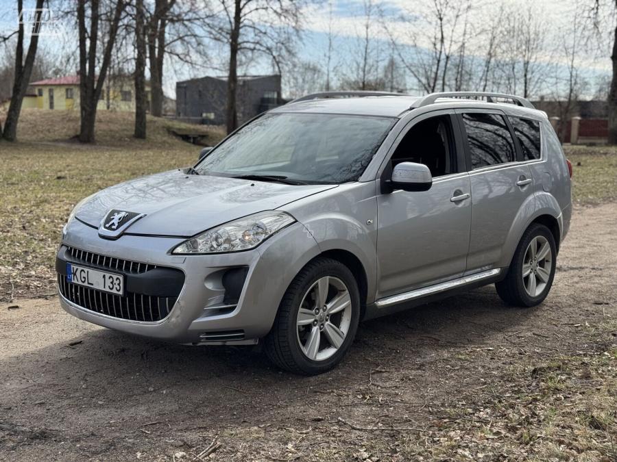 Grey Peugeot 4007 2007 in Taurage, with an engine capacity of 2.20 L and mileage of 299 thousand km for 1650 €, photo 1 on AUTOMOTO.COM.LV