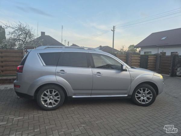 Grey Peugeot 4007 2007 in Radviliskis, with an engine capacity of 2.20 L and mileage of 271 thousand km for 2200 €, photo 2 on AUTOMOTO.COM.LV