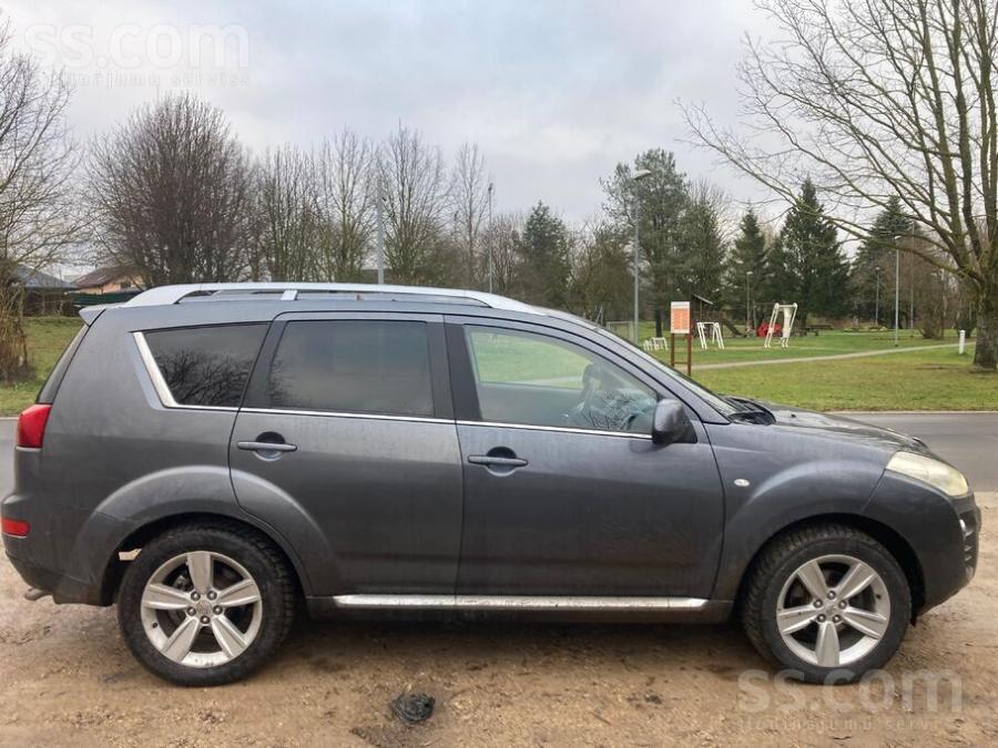 Grey Peugeot 4007 2008 in Riga, with an engine capacity of 2.20 L and mileage of 257 thousand km for 3800 €, photo 3 on AUTOMOTO.COM.LV