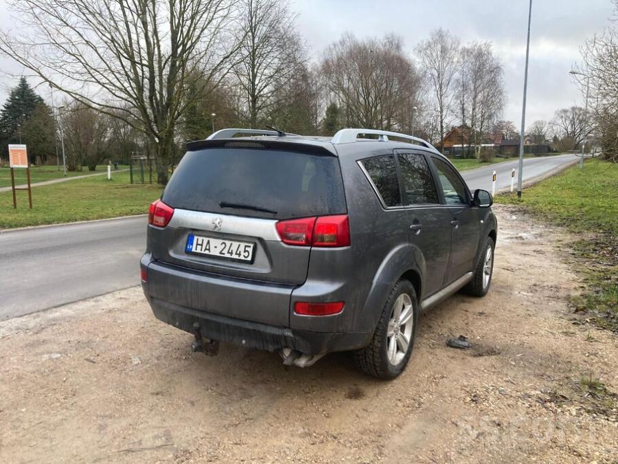 Grey Peugeot 4007 2008 in Riga, with an engine capacity of 2.20 L and mileage of 257 thousand km for 3800 €, photo 5 on AUTOMOTO.COM.LV