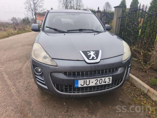 Pelēks Peugeot 4007 2008 Daugavpils, ar dzinēja tilpumu 2.20 L un nobraukumu 321 tūkst. km par 2250 €, foto 2 vietnē AUTOMOTO.COM.LV