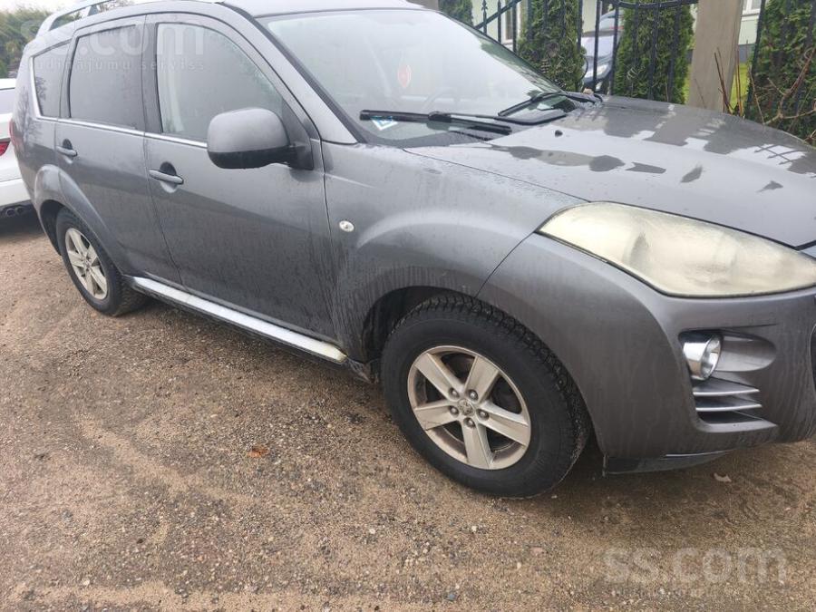 Grey Peugeot 4007 2008 in Daugavpils, with an engine capacity of 2.20 L and mileage of 321 thousand km for 2250 €, photo 3 on AUTOMOTO.COM.LV