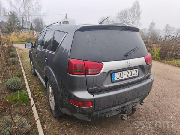 Pelēks Peugeot 4007 2008 Daugavpils, ar dzinēja tilpumu 2.20 L un nobraukumu 321 tūkst. km par 2250 €, foto 5 vietnē AUTOMOTO.COM.LV