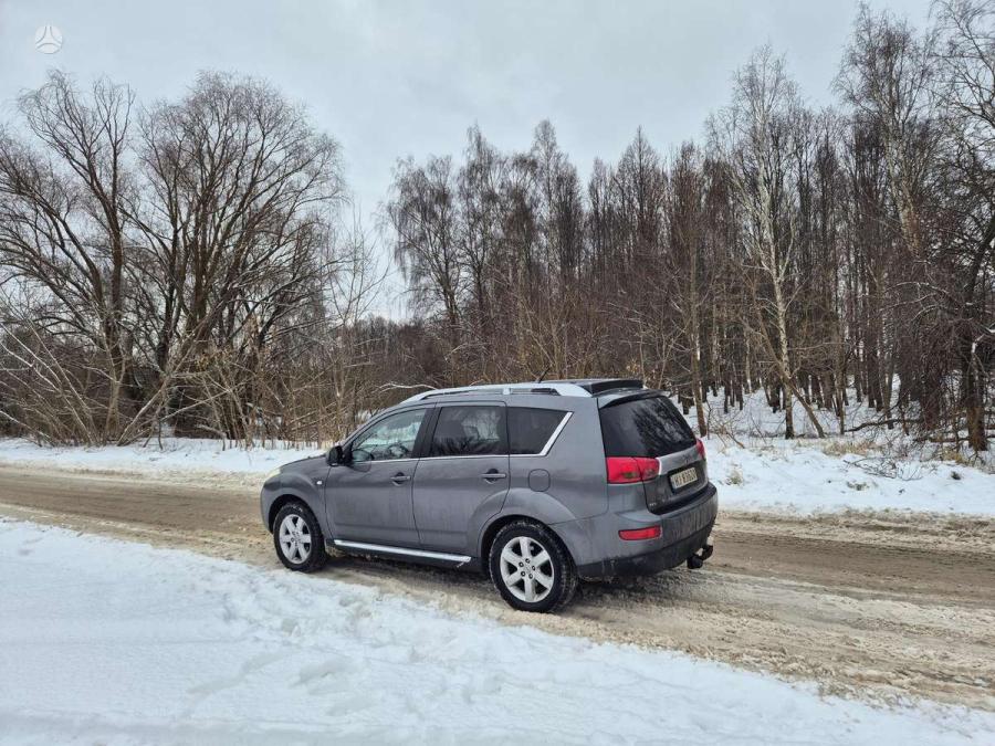 Pelēks Peugeot 4007 2008 Šauļi, ar dzinēja tilpumu 2.20 L un nobraukumu 281 tūkst. km par 2577 €, foto 5 vietnē AUTOMOTO.COM.LV
