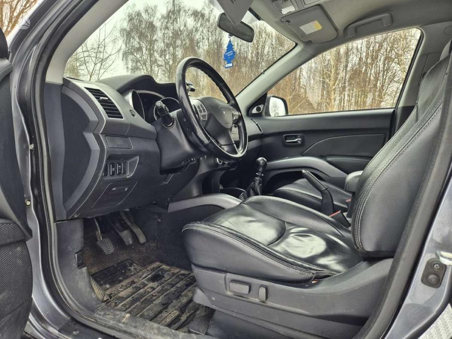 Pelēks Peugeot 4007 2008 Šauļi, ar dzinēja tilpumu 2.20 L un nobraukumu 281 tūkst. km par 2577 €, foto 18 vietnē AUTOMOTO.COM.LV