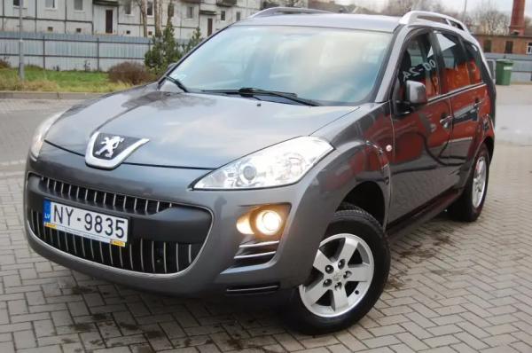 Grey Peugeot 4007 2008 in Jekabpils, with an engine capacity of 2.20 L and mileage of 189 thousand km for 6250 €, photo 1 on AUTOMOTO.COM.LV