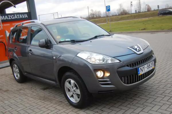 Grey Peugeot 4007 2008 in Jekabpils, with an engine capacity of 2.20 L and mileage of 189 thousand km for 6250 €, photo 5 on AUTOMOTO.COM.LV