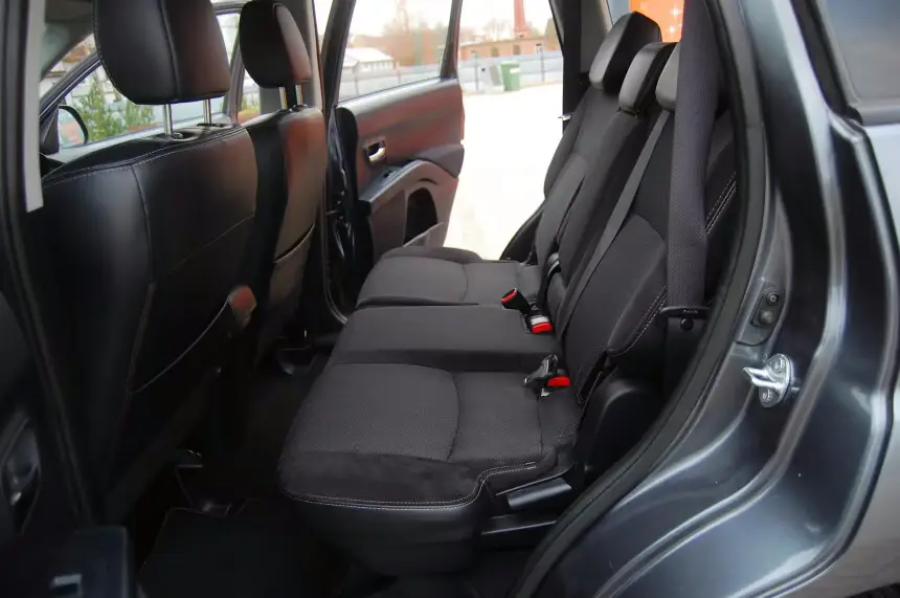 Grey Peugeot 4007 2008 in Jekabpils, with an engine capacity of 2.20 L and mileage of 189 thousand km for 6250 €, photo 20 on AUTOMOTO.COM.LV