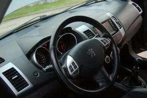 Grey Peugeot 4007 2008 in Jekabpils, with an engine capacity of 2.20 L and mileage of 189 thousand km for 6250 €, photo 21 on AUTOMOTO.COM.LV