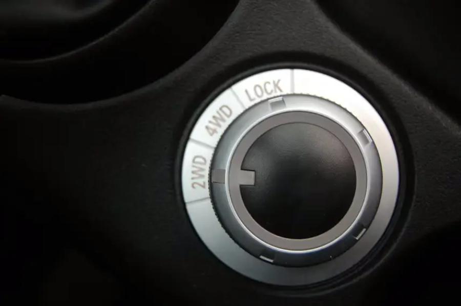 Grey Peugeot 4007 2008 in Jekabpils, with an engine capacity of 2.20 L and mileage of 189 thousand km for 6250 €, photo 22 on AUTOMOTO.COM.LV